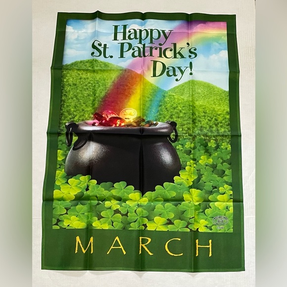 Holiday | Happy St Patricks Day March Pot Of Gold Rainbow Green Garden ...